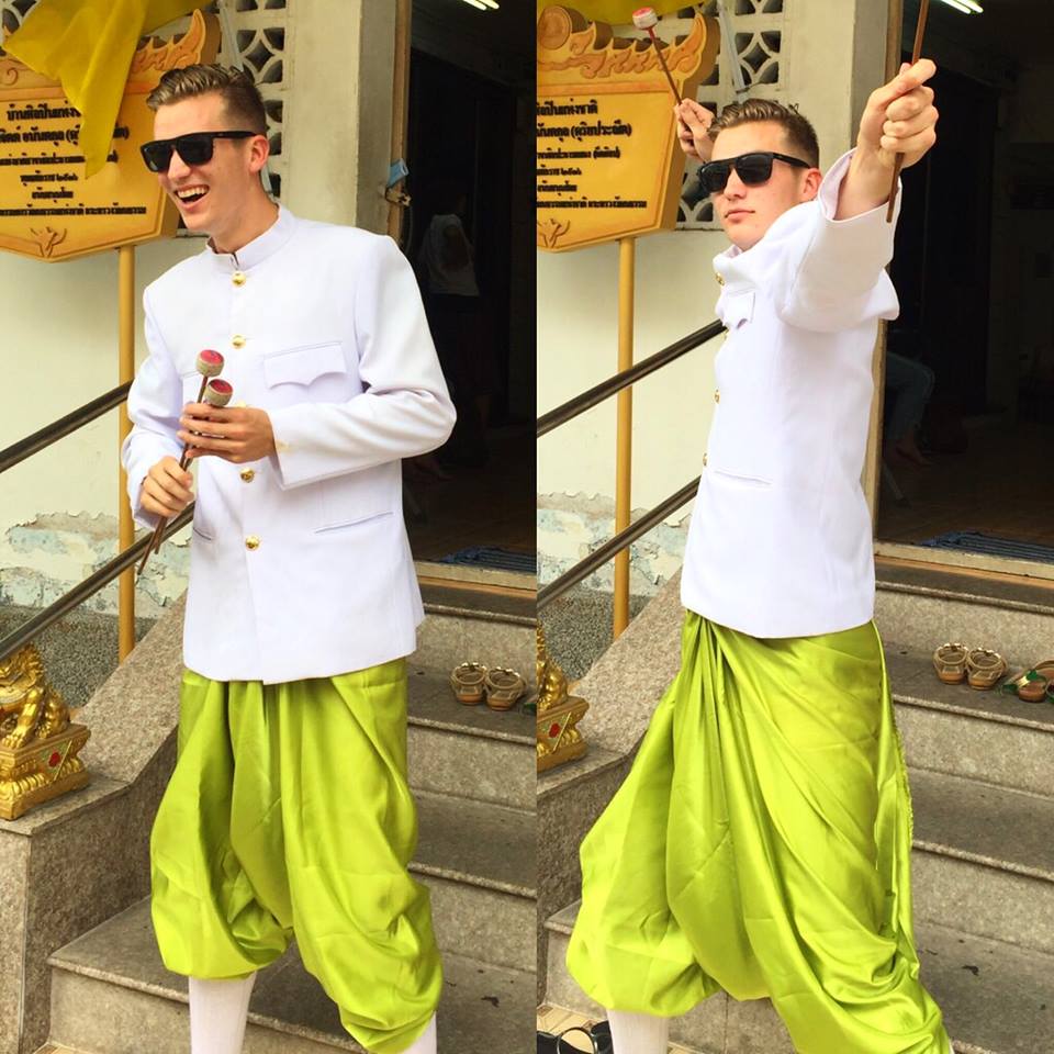 Turns out farang security guard is famous English teacher Kellen James | Coconuts