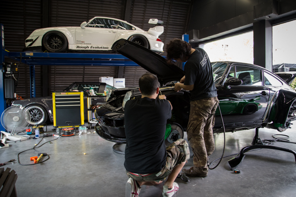 Renegade Japanese modder transforms classic Porsches in Bangkok (PHOTOS ...