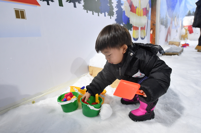 Build a snowman, catch snowflakes and slide down the snow luge at this ...