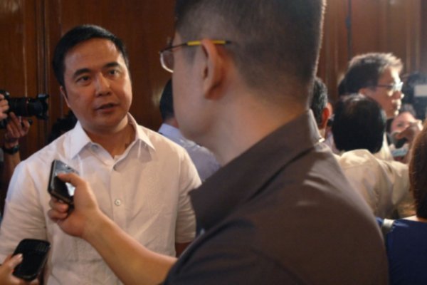 DOTC Secretary Jun Abaya says sorry for the 'warm temperature' | Coconuts