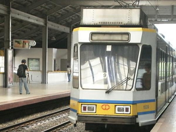 LRT trouble today? Here's why | Coconuts