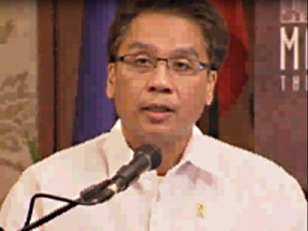 Mar Roxas gets suspended from golf club | Coconuts