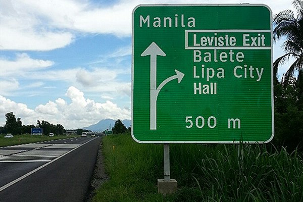 Batangas politicians argue over allegedly confusing signage | Coconuts