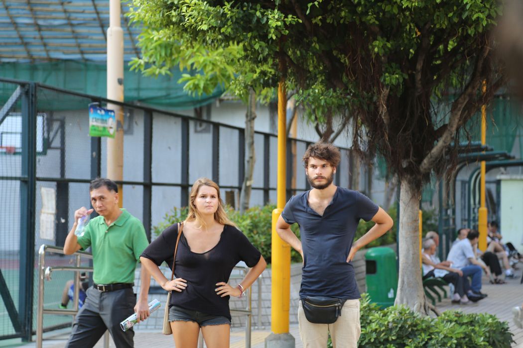 8 daily struggles of being a tourist (and how to overcome them) | Coconuts