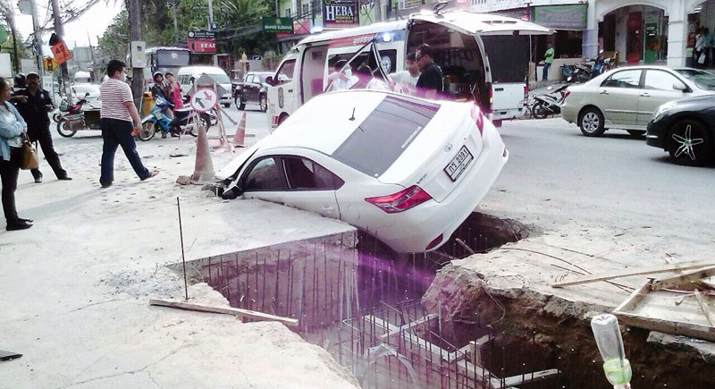 Phuket spike trap lures vehicle to its demise | Coconuts