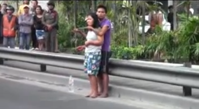 Man Takes Wife Hostage At Knifepoint In Rama Iii Area Coconuts
