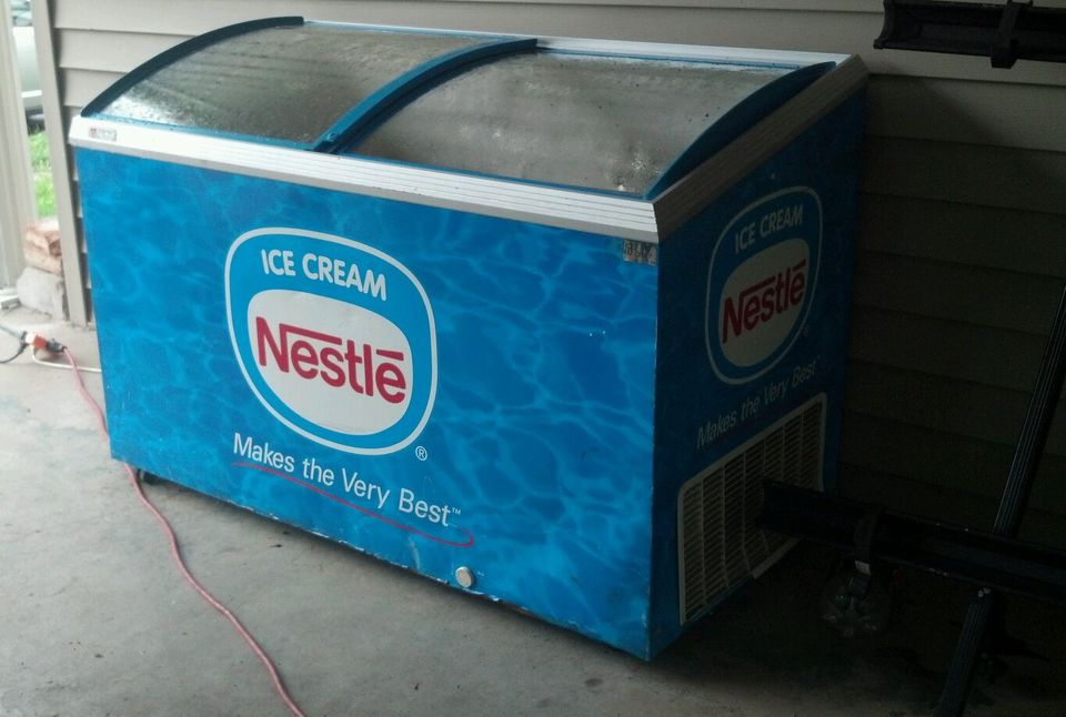 Blu-ray Cornettos: pirate DVDs sold out of an ice cream freezer | Coconuts