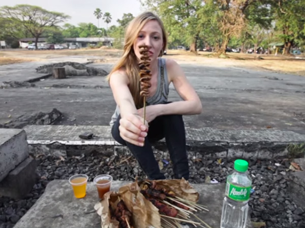 Coconuts TV goes to Mang Larry's Isawan in UP | Coconuts Manila