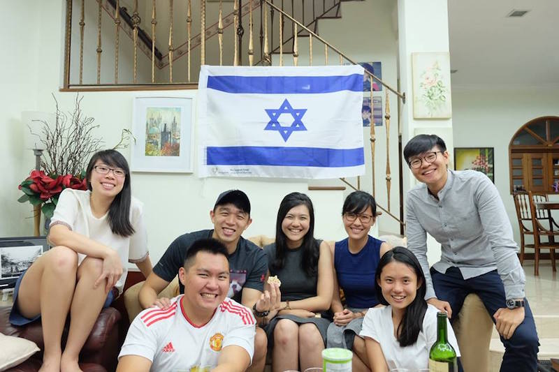 Polarising sentiments erupt over this viral picture of Singaporeans ...