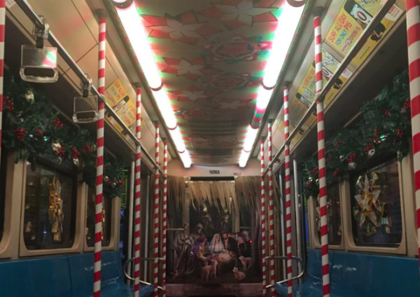 Christmas feels: LRT-1 decorates train to spread the holiday cheer ...