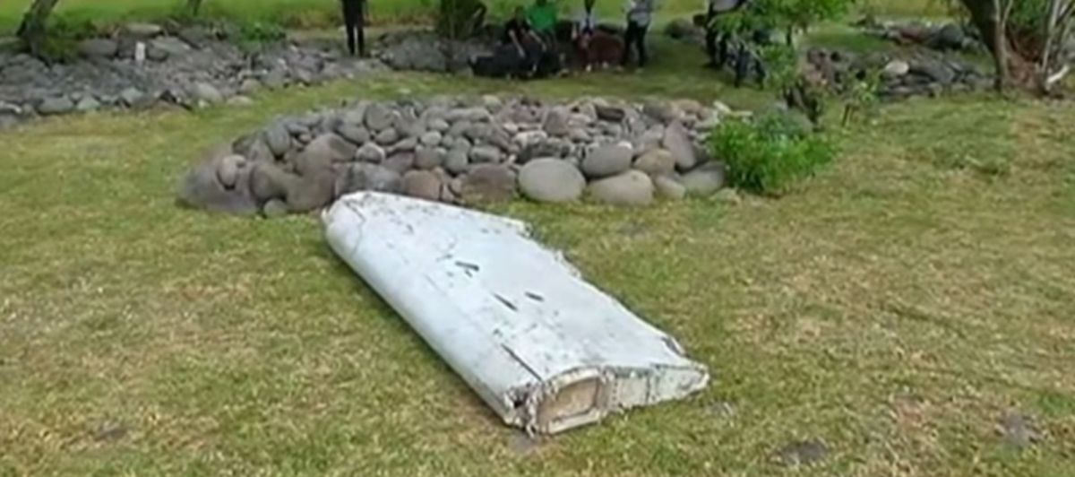 France confirms wing part found on Reunion is from MH370 | Coconuts