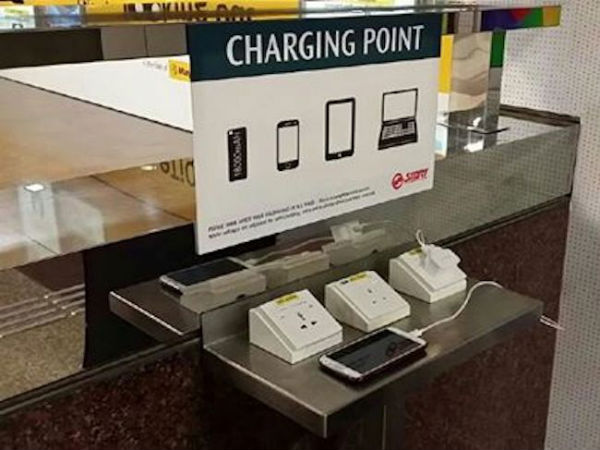 You can now charge your gadgets at four MRT stations | Coconuts