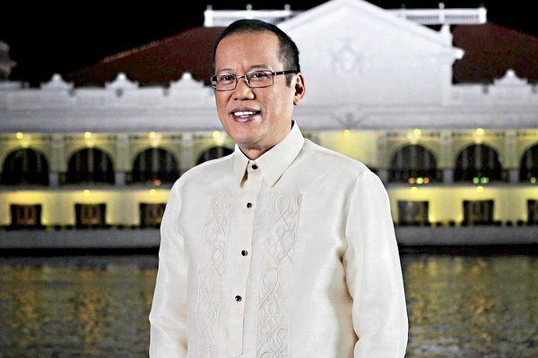 Flashback: PNoy says he'll have himself run over by train if MRT, LRT ...