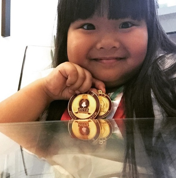 Ryzza Mae flaunts medals