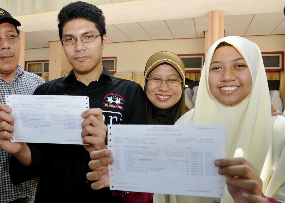 Education Ministry to pay for 9A+ SPM students' pre-uni costs | Coconuts