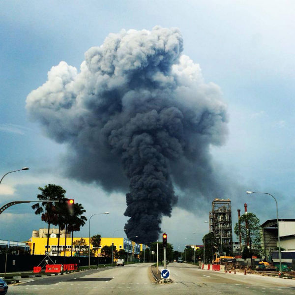 Photos & video: Major fire in Tuas | Coconuts