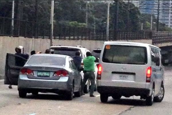 Viral photo drama: Several cops allegedly involved in kidnapping | Coconuts
