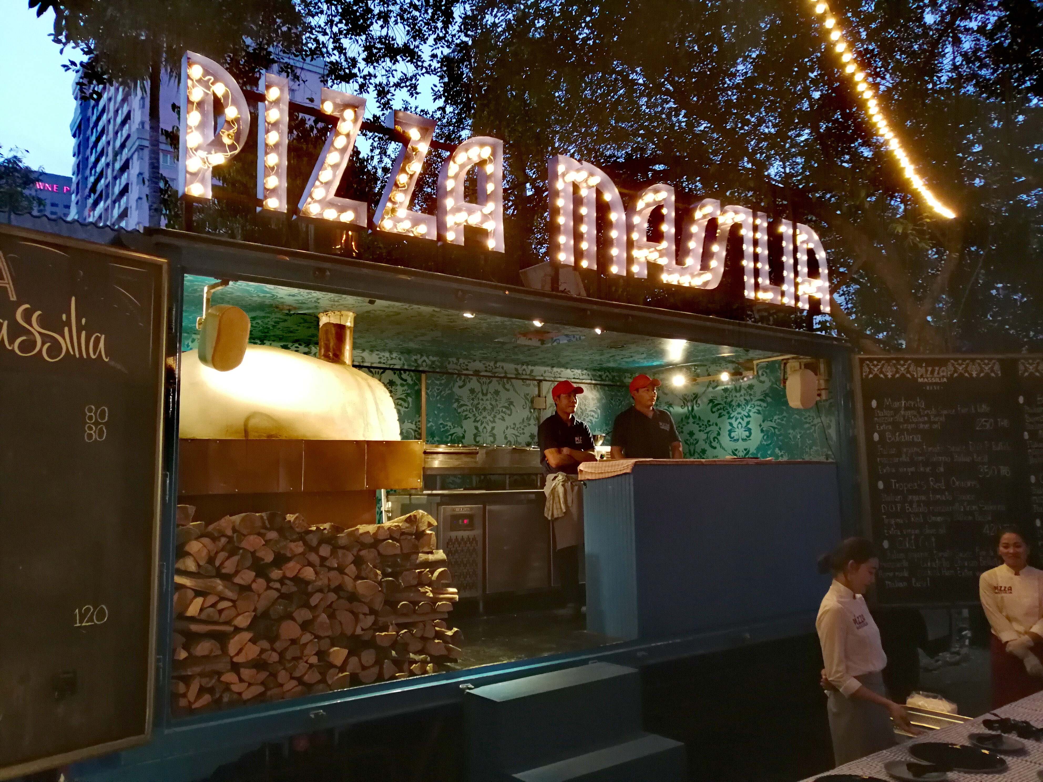 This retro pizza truck serves old European piazza taste and vibes in ...