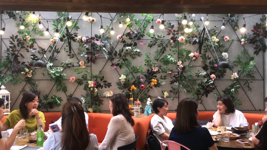 Flossom Place in San Juan houses a neighborhood cafe and a one-stop ...