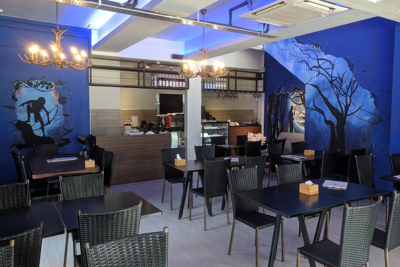 Sip on the world's first blue wine at a blue-themed cafe in Clementi ...