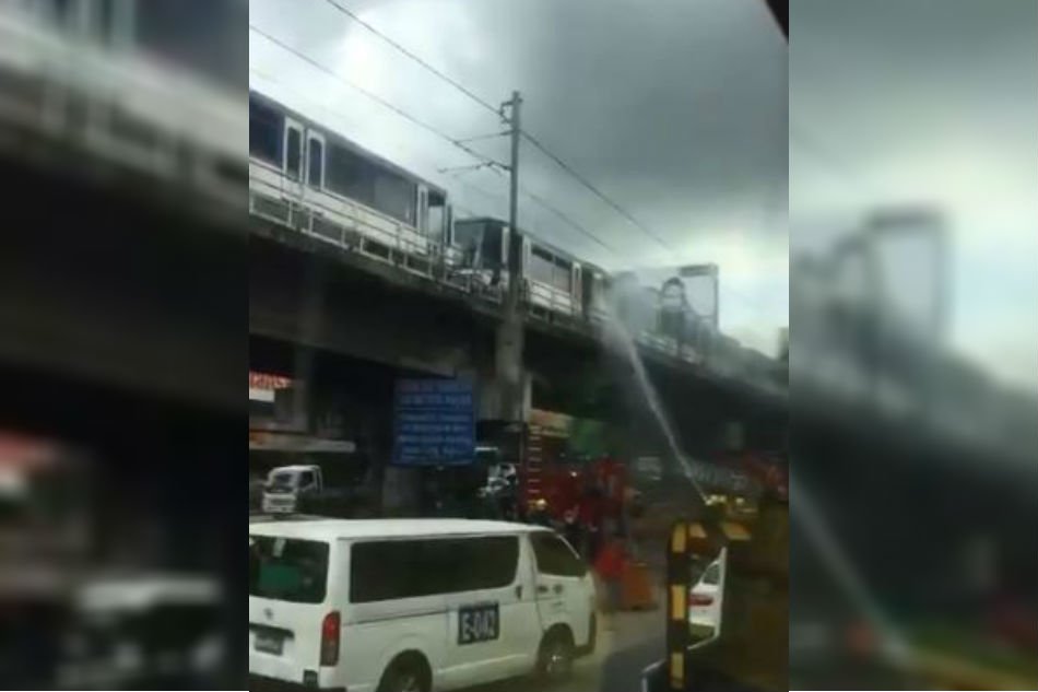 MRT train emits smoke near Cubao | Coconuts