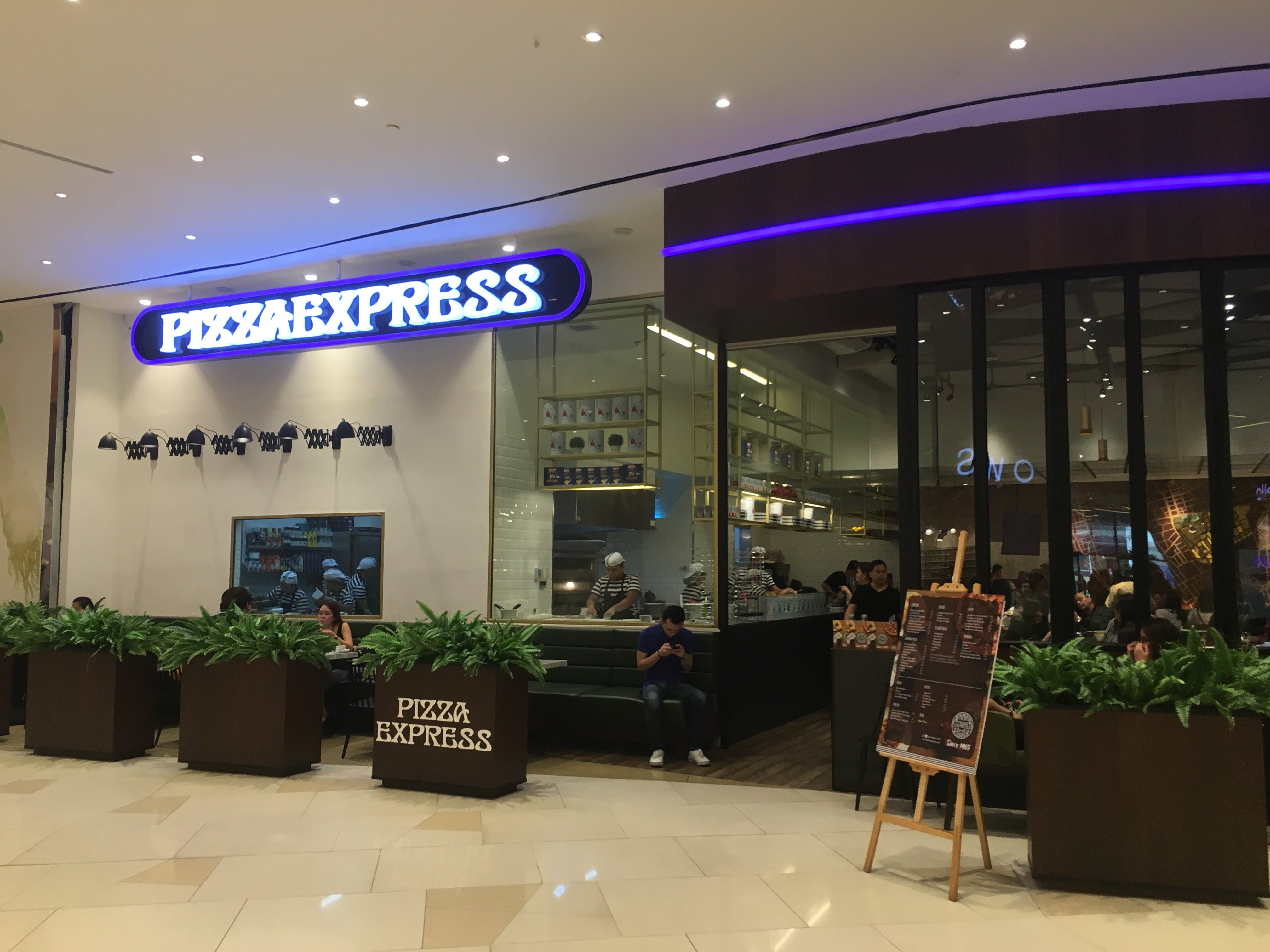 REVIEW: Pizza Express in Uptown Mall, BGC | Coconuts
