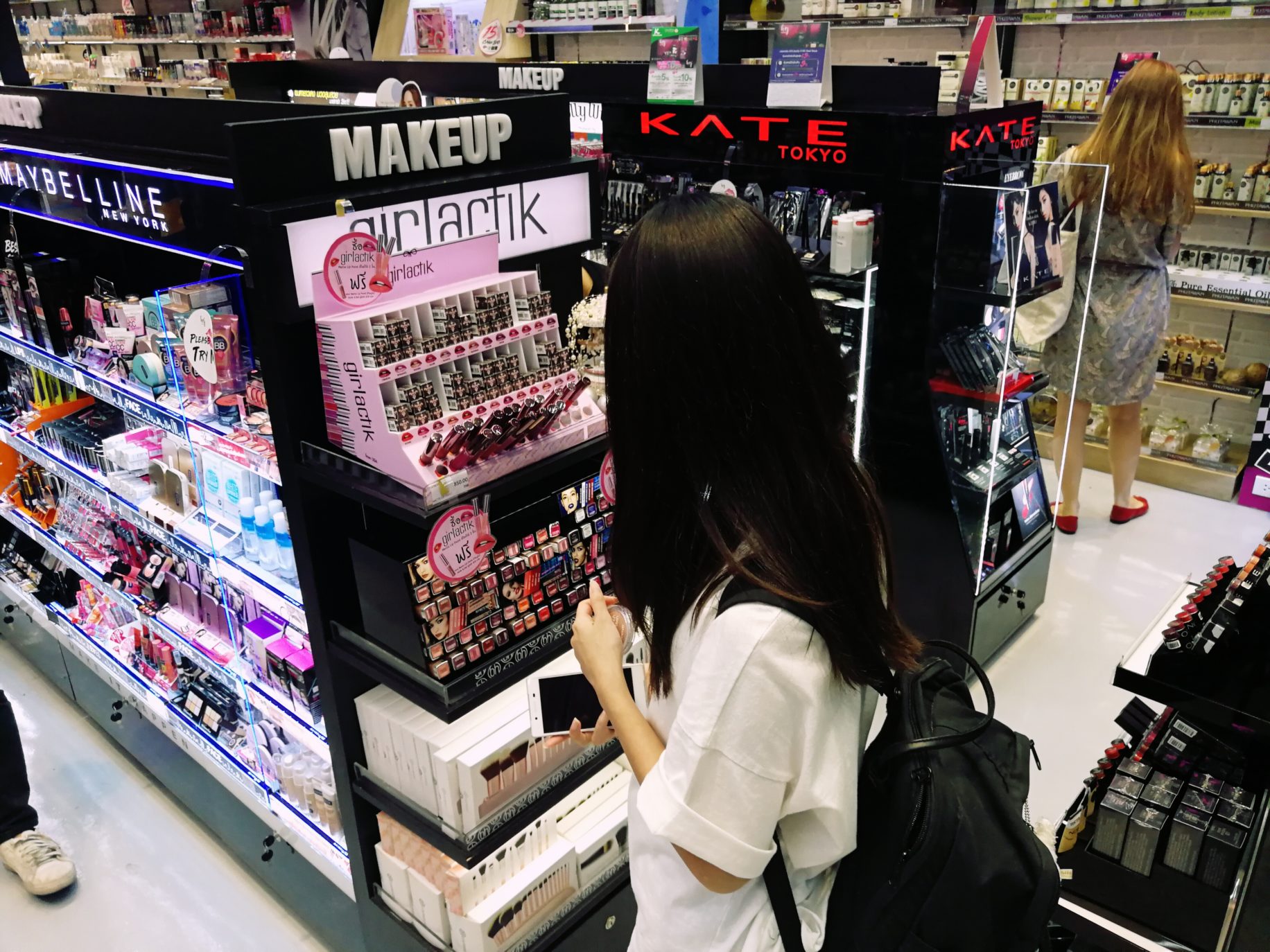 Hej Street Beauty: Makeup disruptor may change how Southeast Asia buys ...