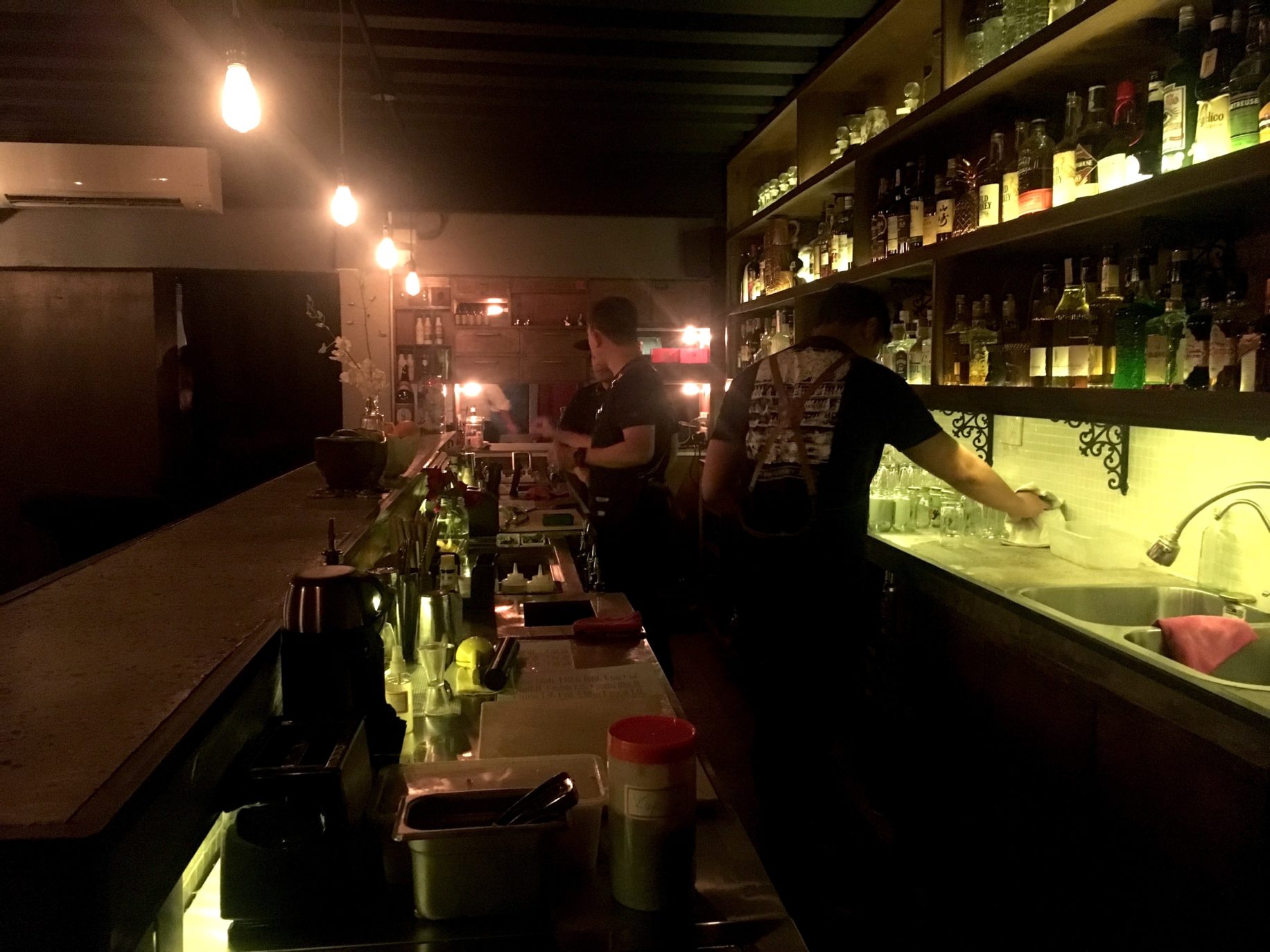 Run Rabbit Run: New 'neighborhood bar' serves up cocktails co-created ...