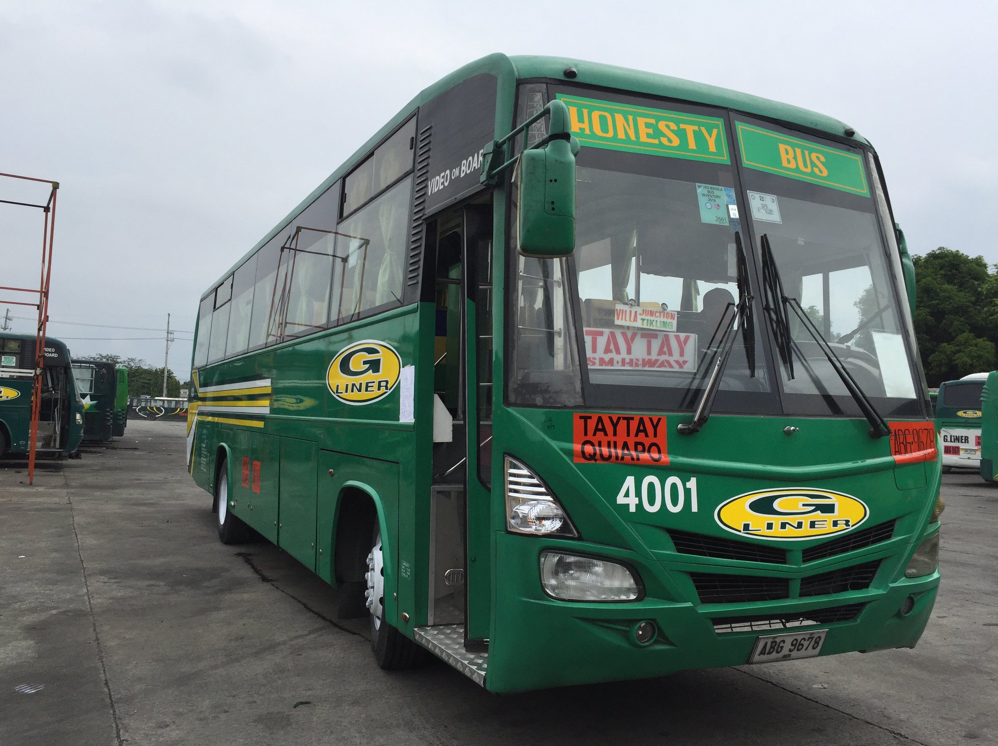 PH bus company launches 'honest' pay system | Coconuts