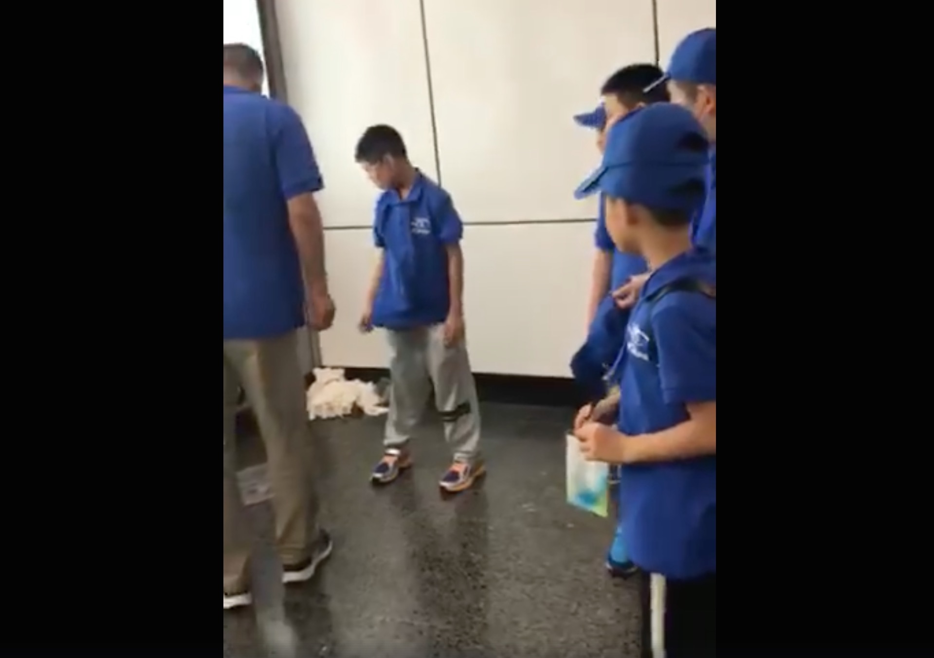(Video) 8-year-old poops in MTR station, cleaner not impressed | Coconuts