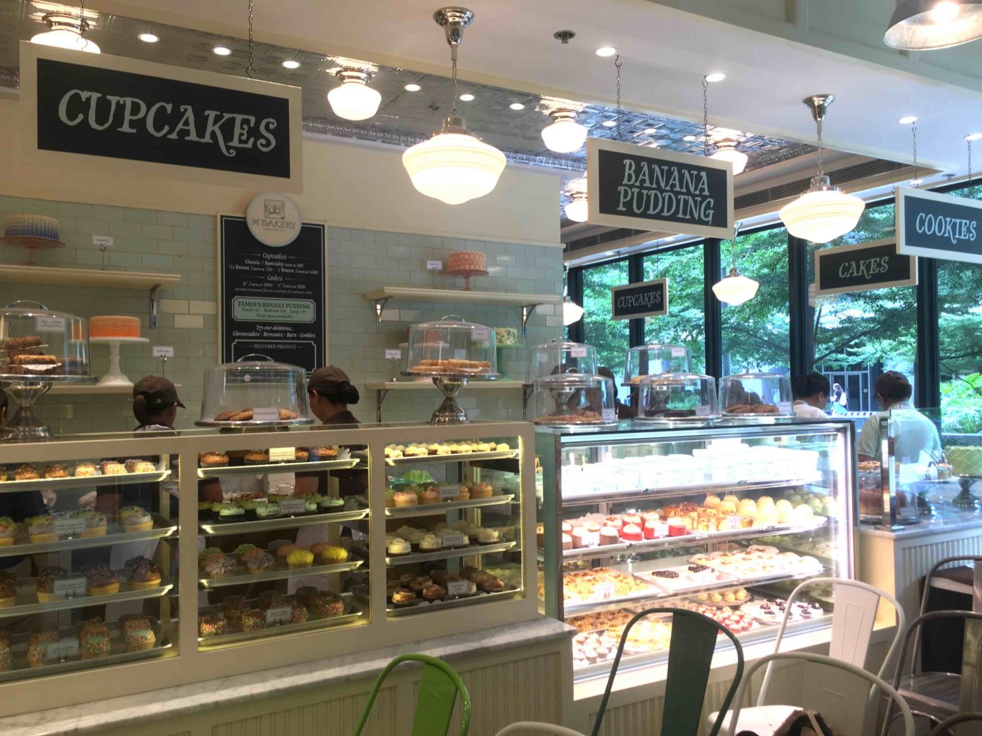 From NYC to BGC: Magnolia Bakery brings its famous cupcakes, banana ...