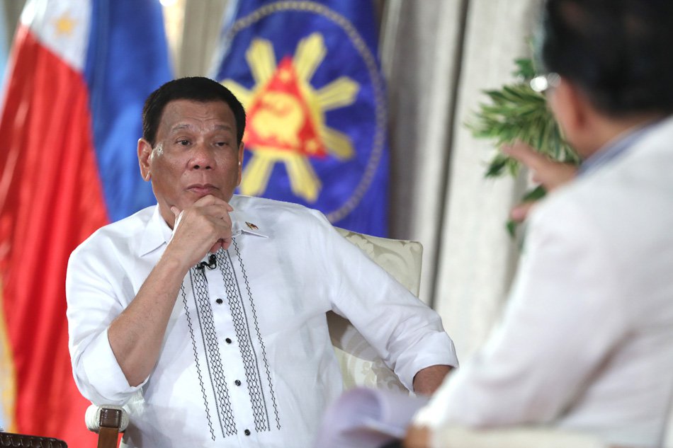 Duterte's odd 'showbiz-style' interview draws cheers, jeers, confusion ...