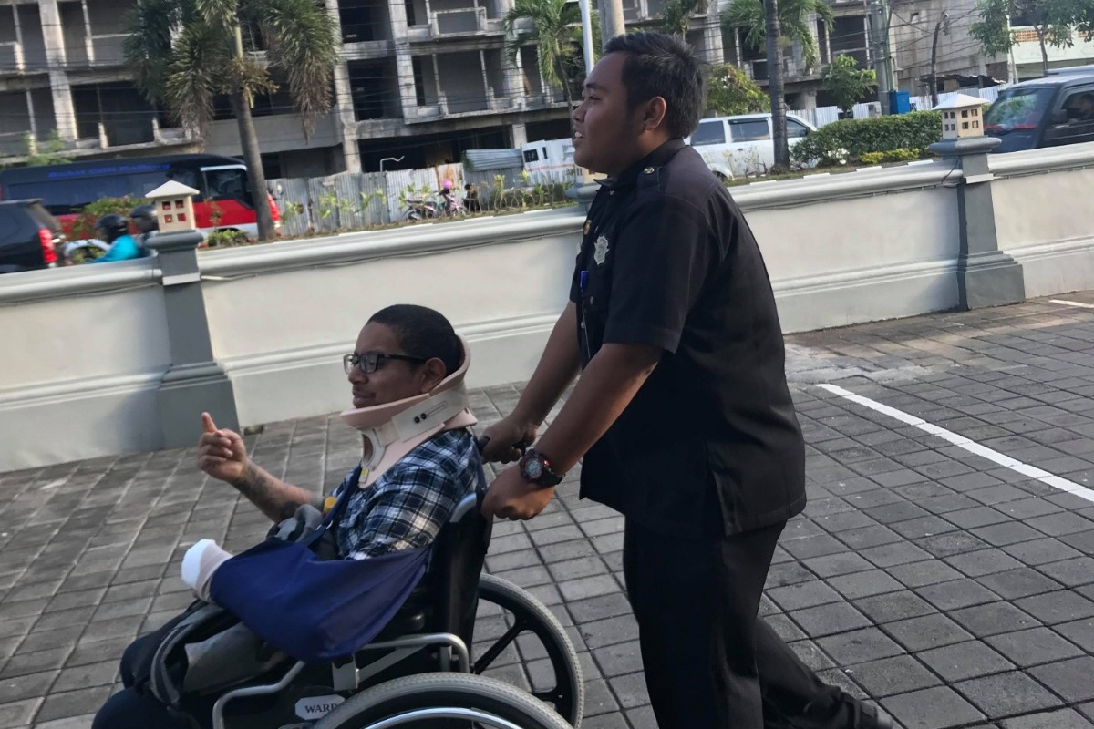 'Call Police': American man recaps how Facebook thread saved his life ...