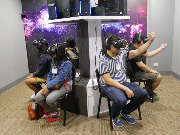 Blowing minds (and chunks): We tried VR gaming at two new virtual ...