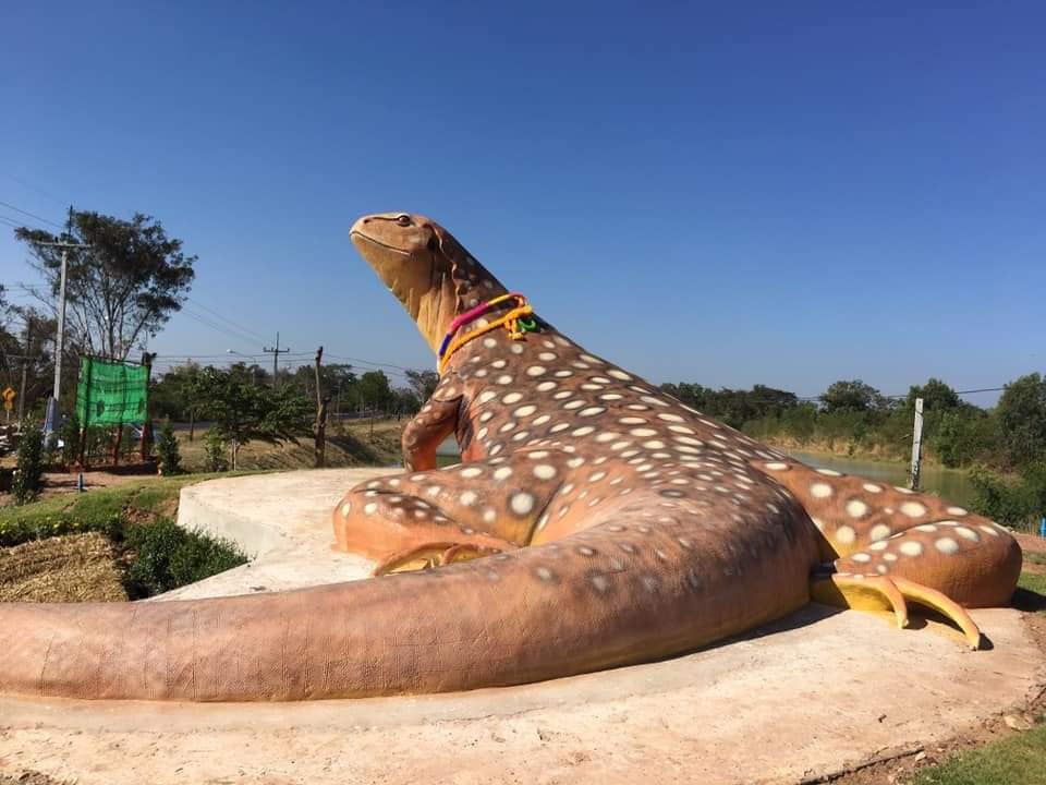 Rural Yasothon province unveils giant lizard landmark (PHOTOS) | Coconuts