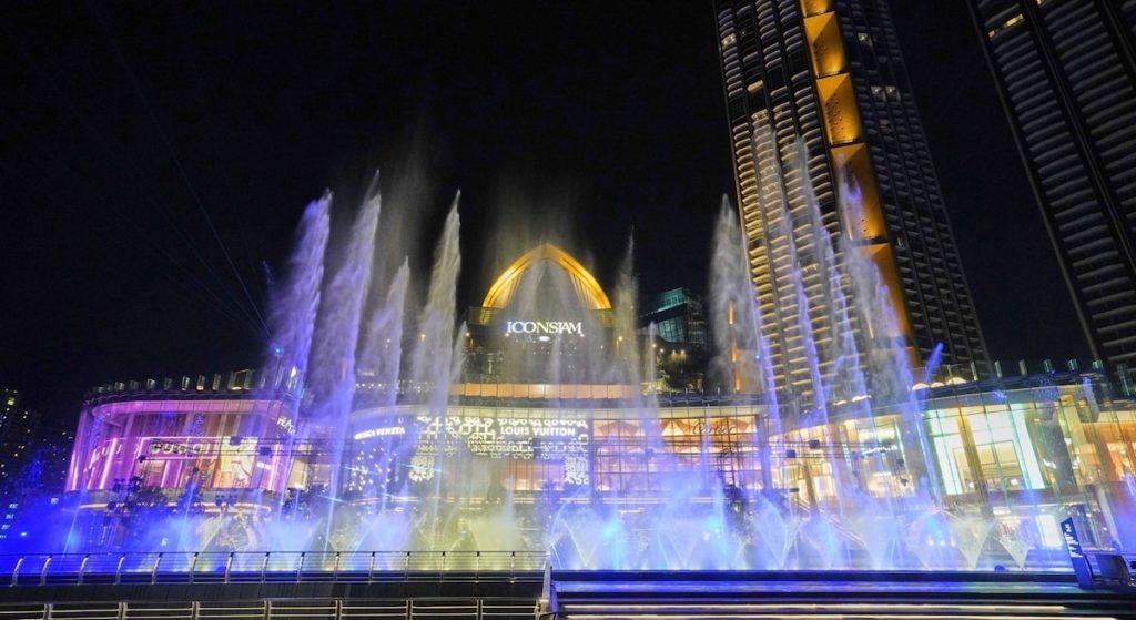 The longest fountain in Southeast Asia was just unveiled at ICONSIAM ...