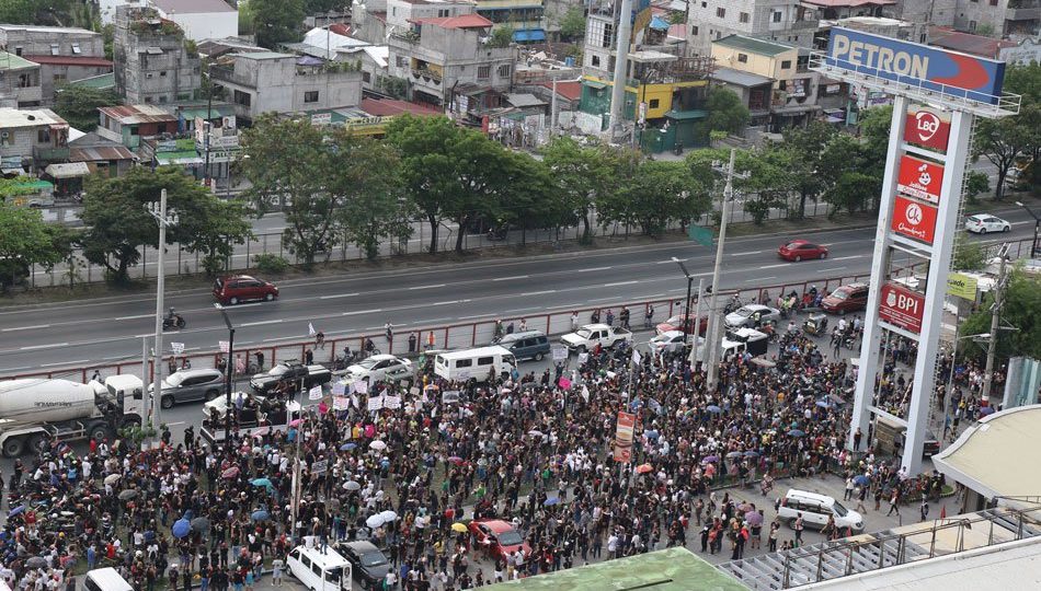 Rally of defeated Taguig mayoral candidate causes gridlock traffic in ...