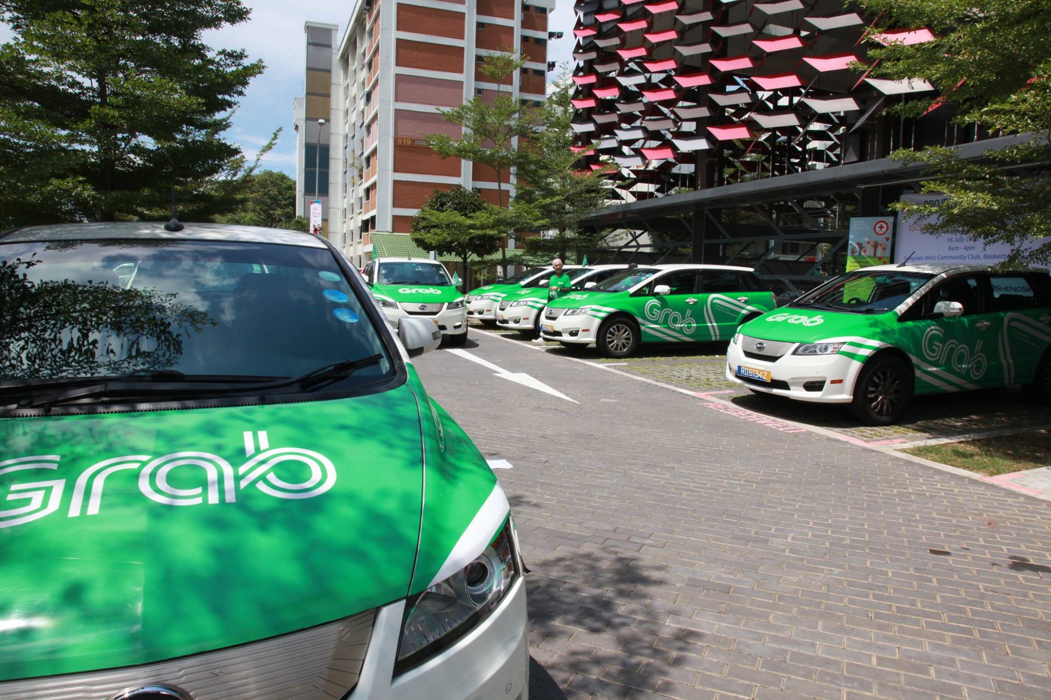Driving under (good) influence: Grab driver offers discounted daily ...