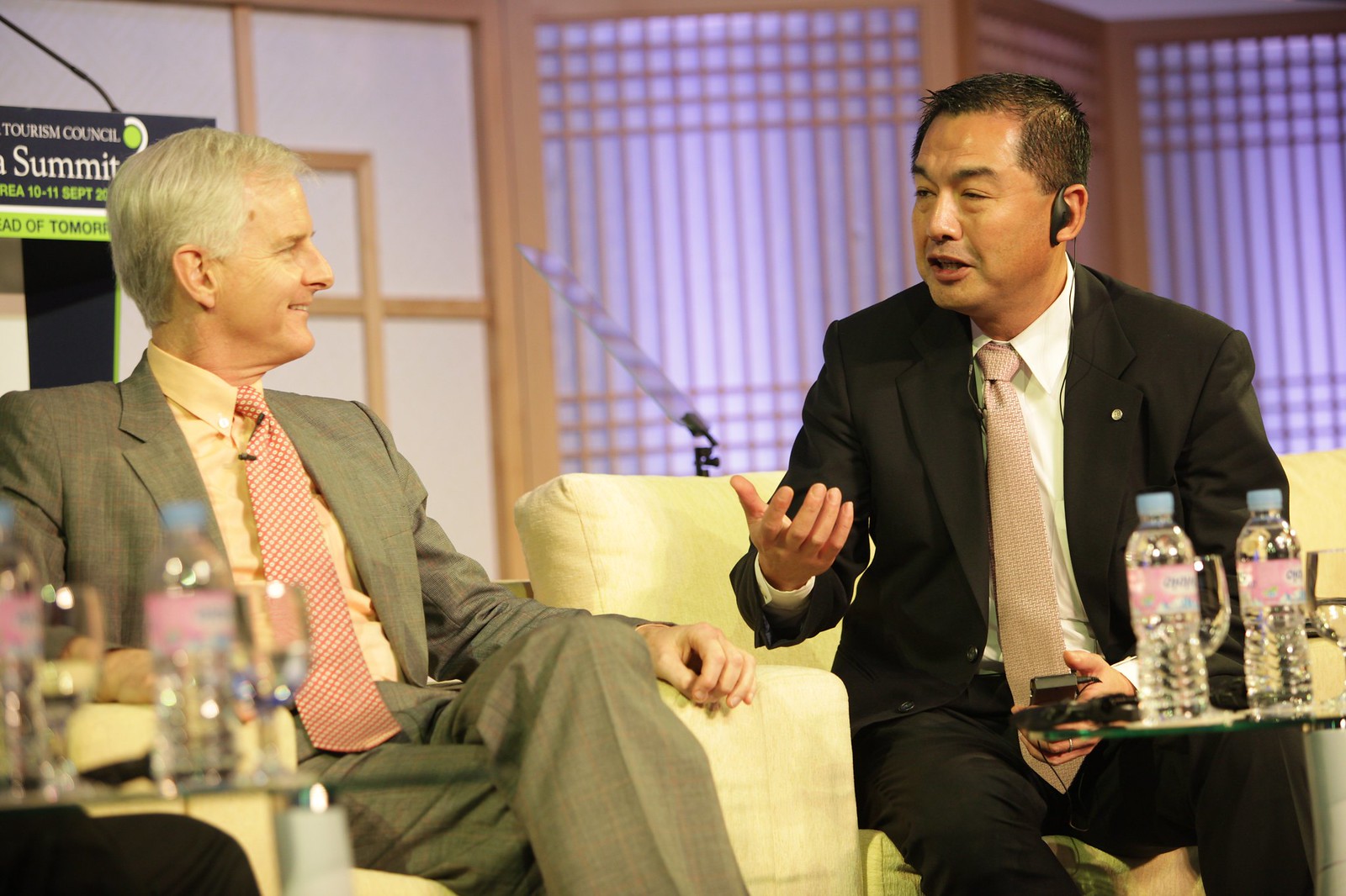 BREAKING: Cathay Pacific's chairman resigns amid turbulence at airline ...