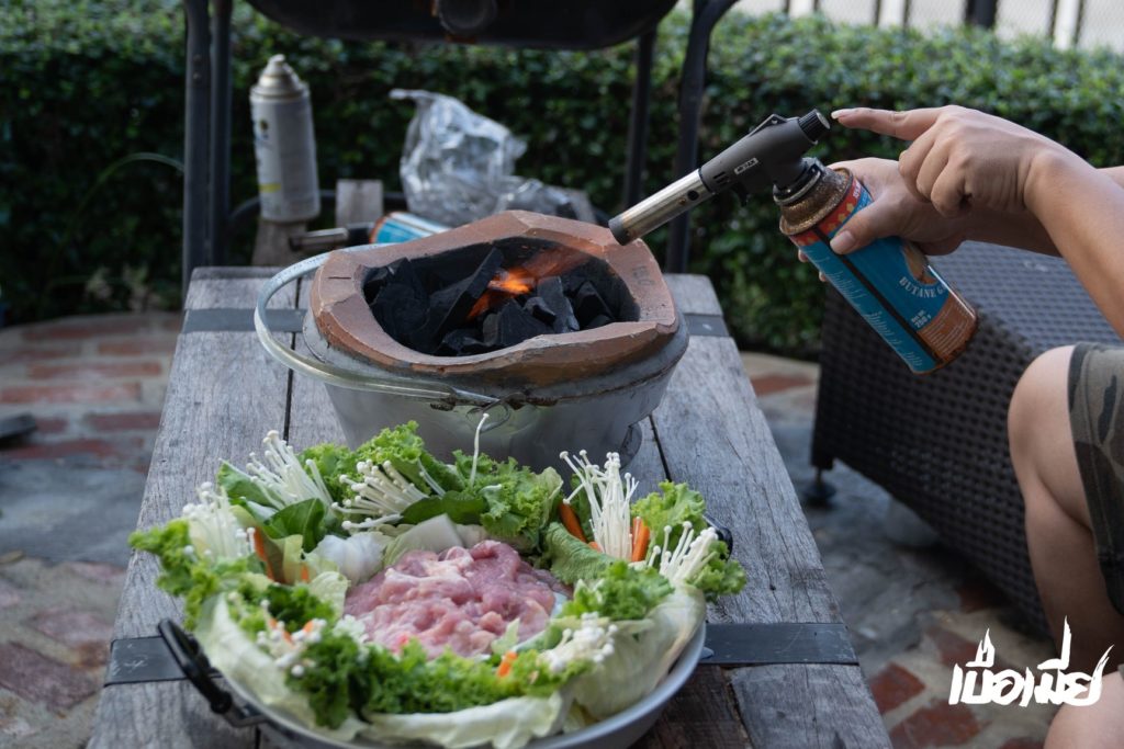 Bangkok man makes, floats and eats BBQ float for Loy Krathong Eve ...