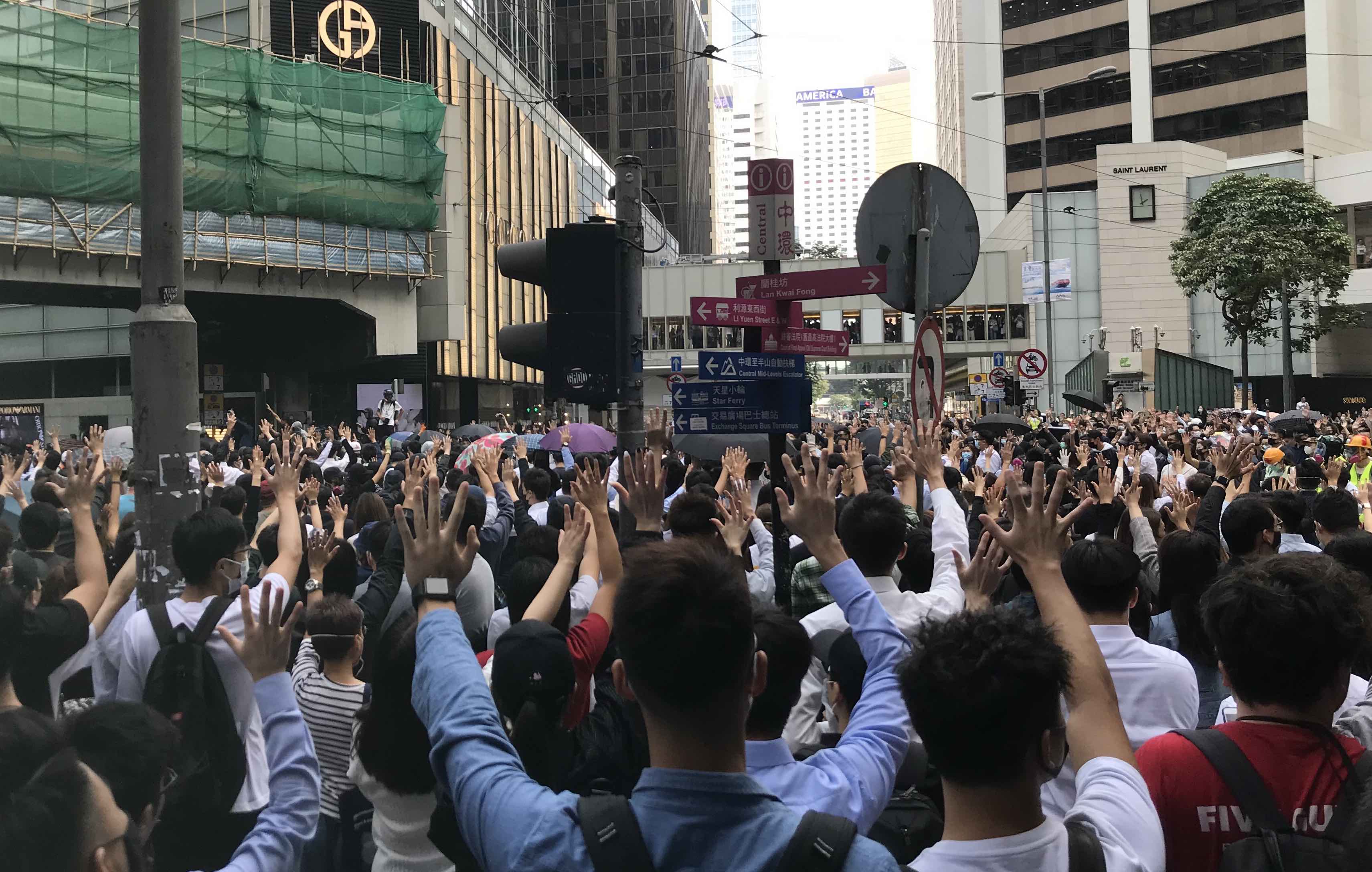 Continuing clashes turn Central, university campuses into battlegrounds ...