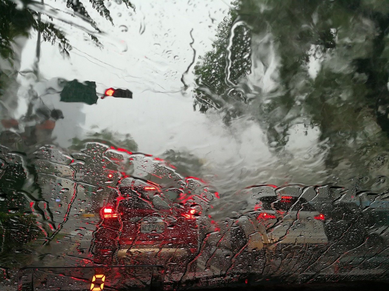 Heavy rain and high tides expected to hit Bali today and tomorrow ...