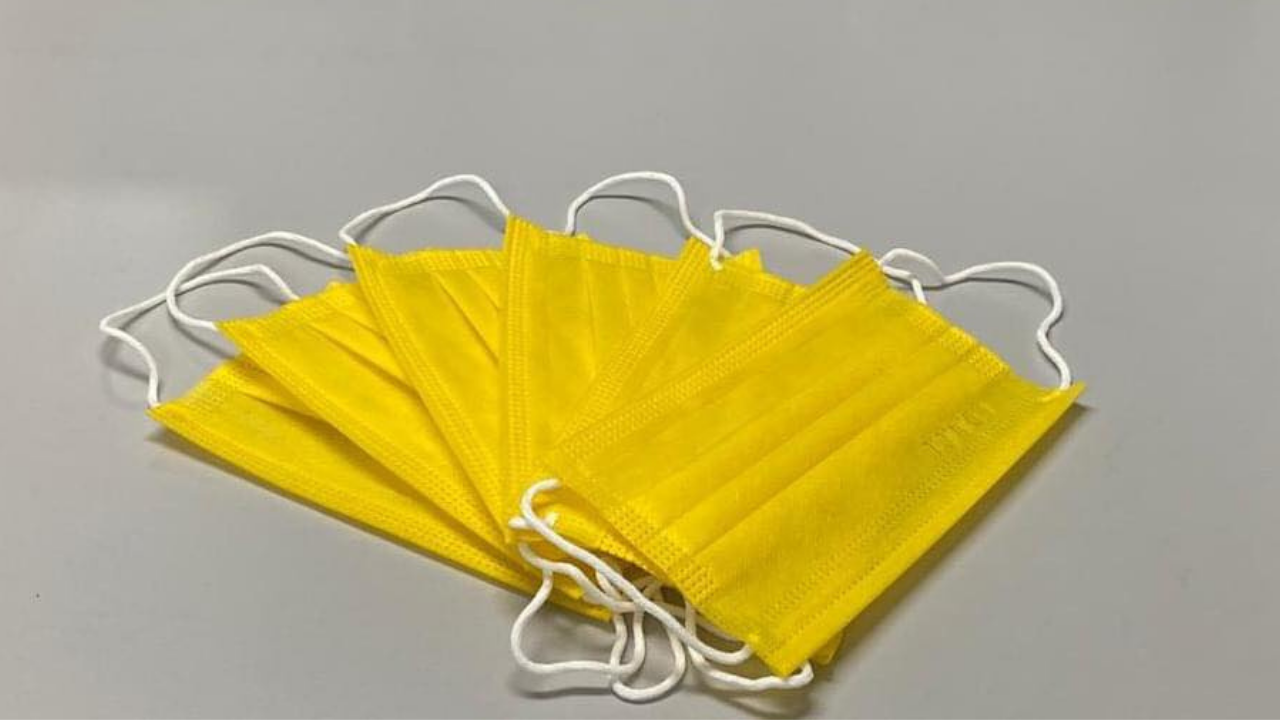 Yellow mask-wearing lawyer and observers ordered to leave courtroom ...