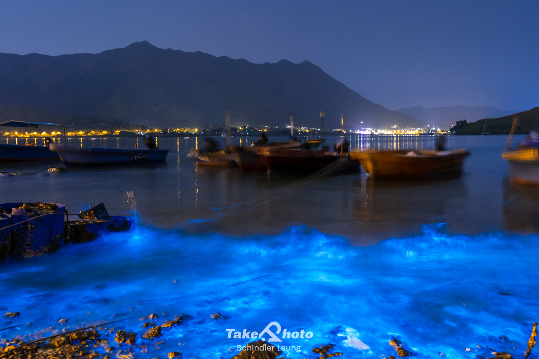 (Photos) Natural 'blue glow' lighting up Hong Kong fishing village ...