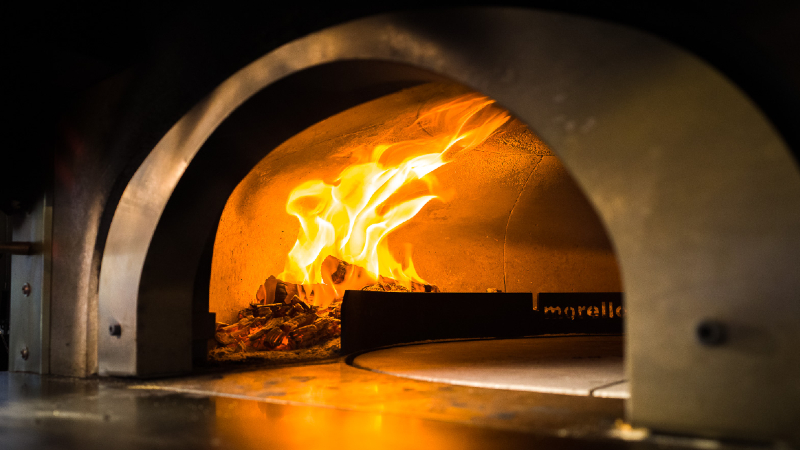 Crunch on thin crust pizzas loved by Miami’s basketballers at 800º ...