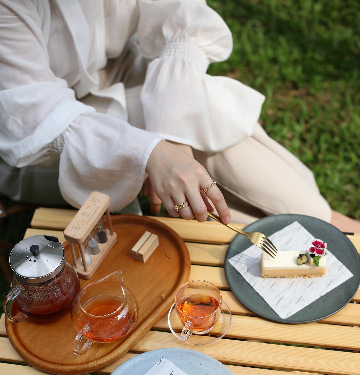 Tea lovers get thee to new oasis ‘Flaneur’ in Silom’s Soi Pan | Coconuts