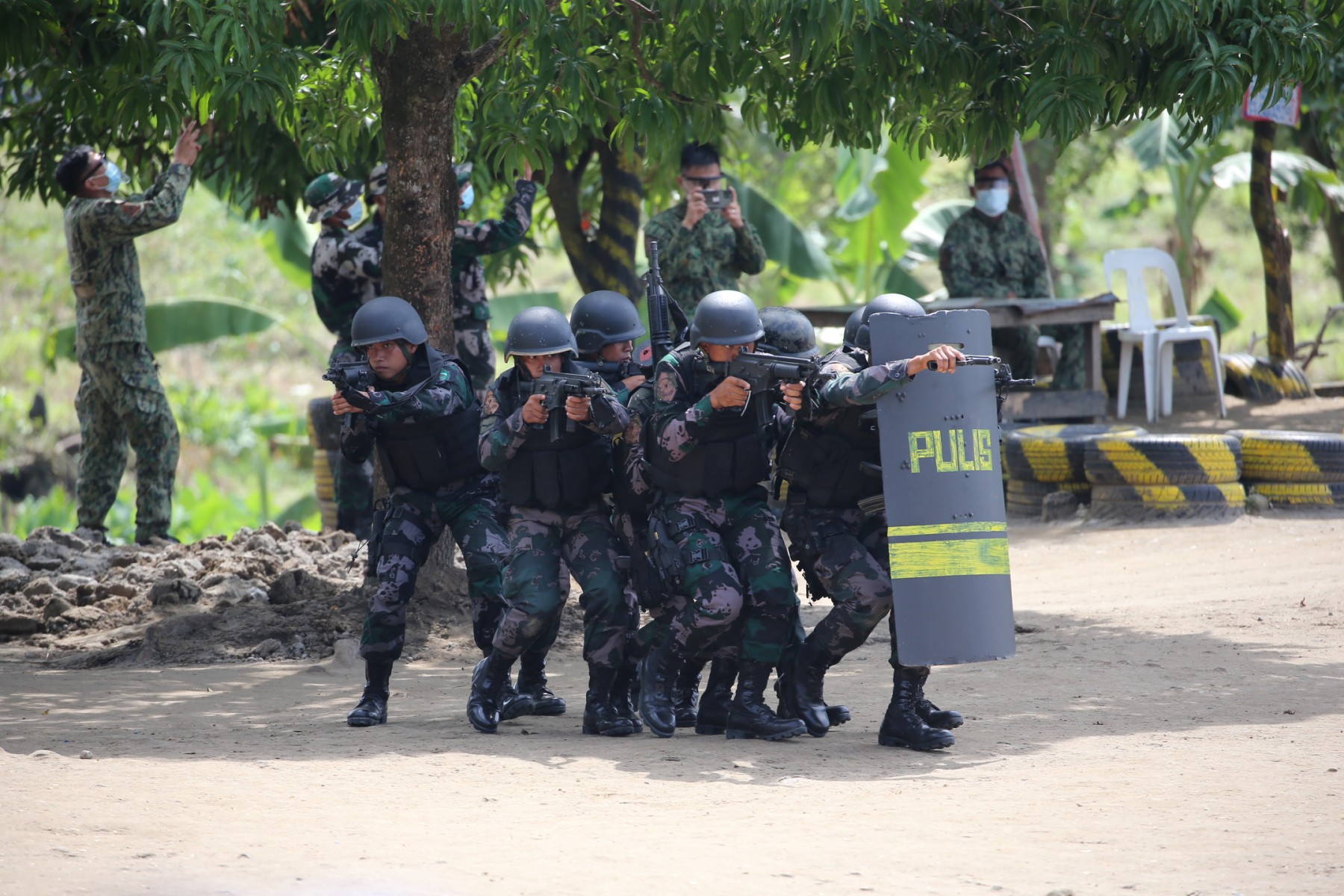 Cops to practice 'maximum tolerance' in enforcing Metro Manila curfew ...