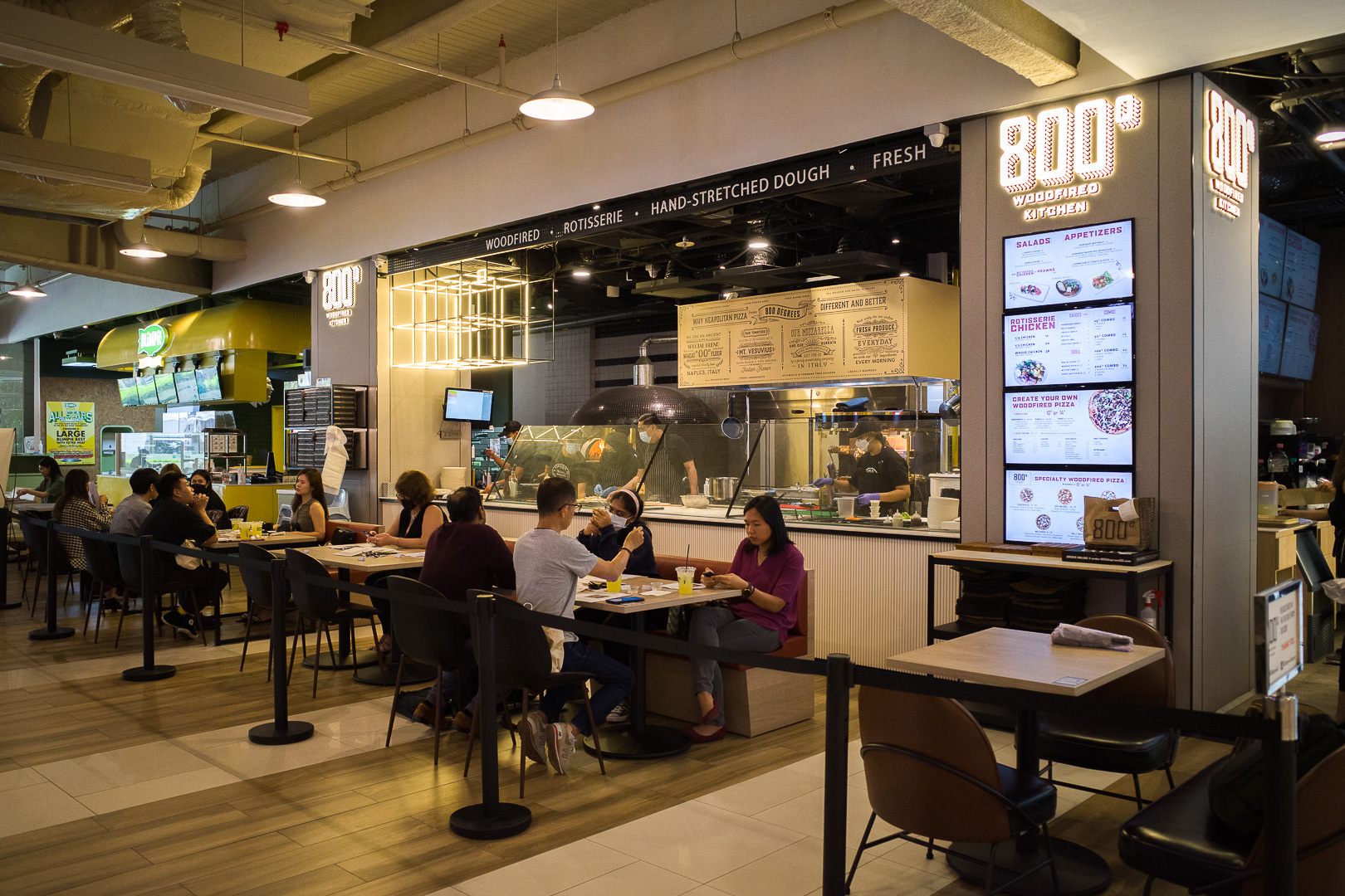 Crunch on thin crust pizzas loved by Miami’s basketballers at 800º ...