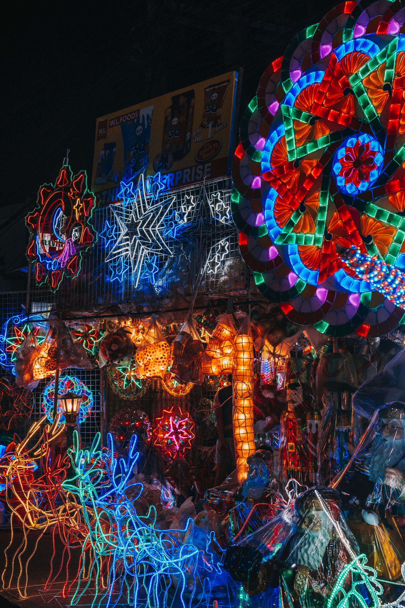 Christmas season is officially here: Stunning parol display in Pampanga ...