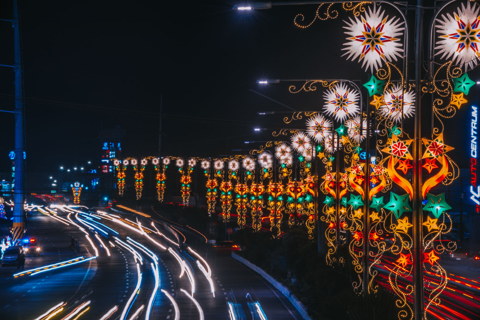 Christmas season is officially here: Stunning parol display in Pampanga ...